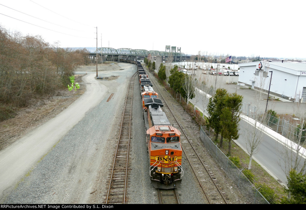 BNSF 5527 South empty coal at Rogers